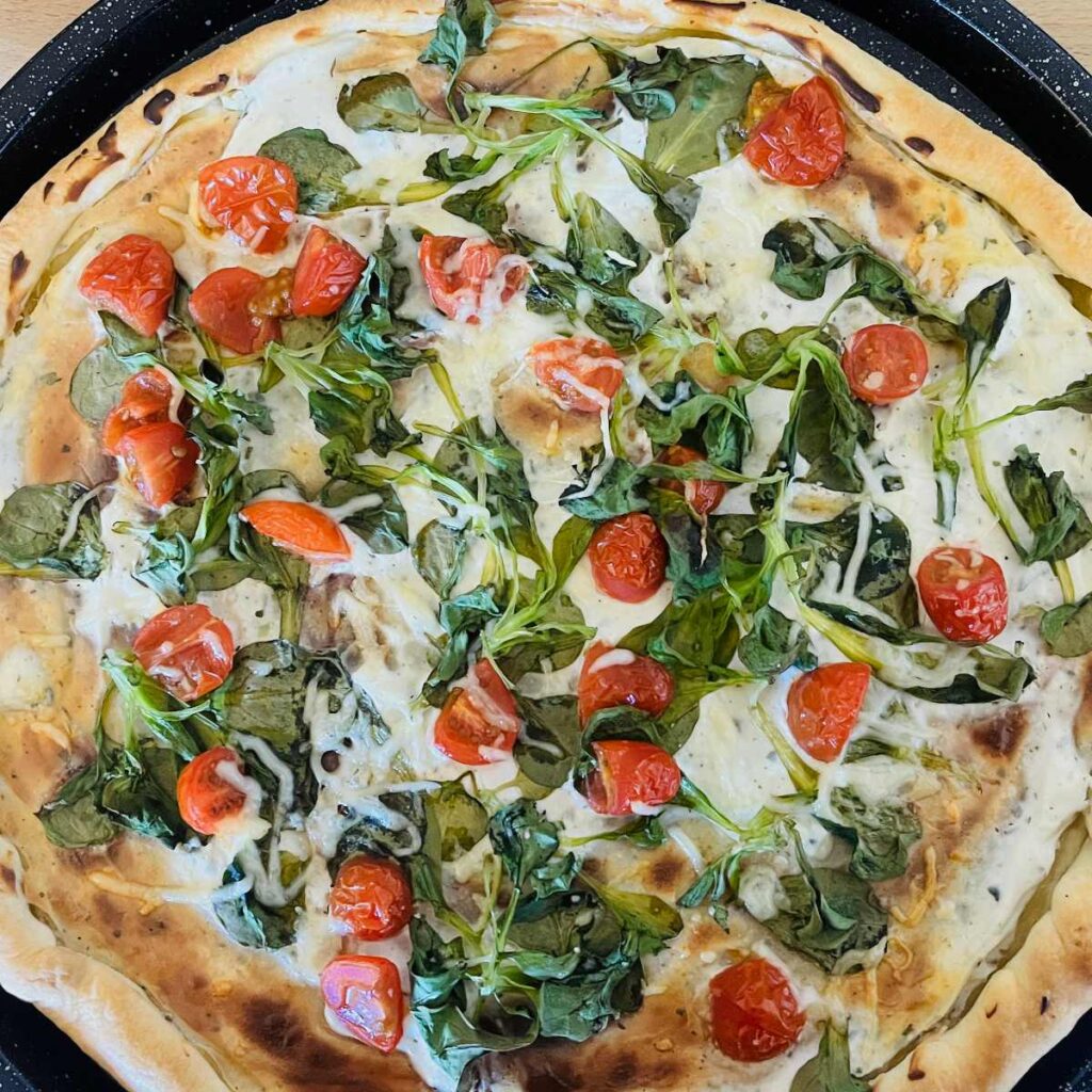 Vegetarian white pizza (German Flammkuchen)