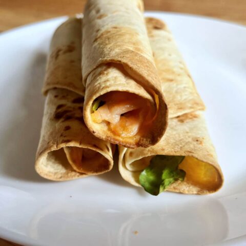 Smoked Salmon taquitos with creamy sauce